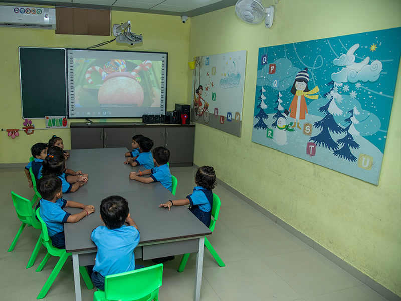 Smart-board Learing | S. V. Pre School